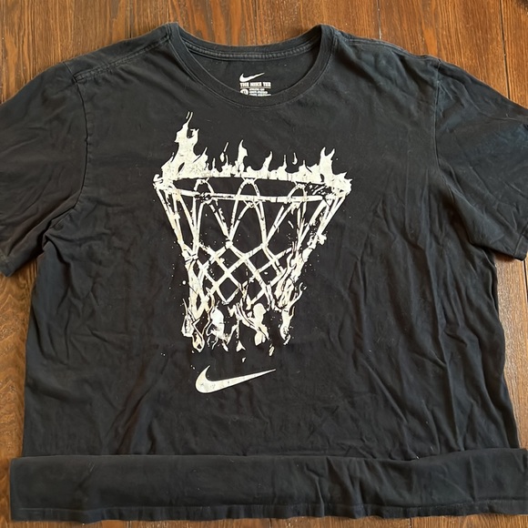 Nike | Shirts | Nike Tee | Poshmark